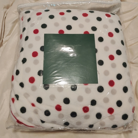 Jeffrey Banks | Intimates & Sleepwear | Holiday Dots Plush Robe Jeffrey ...